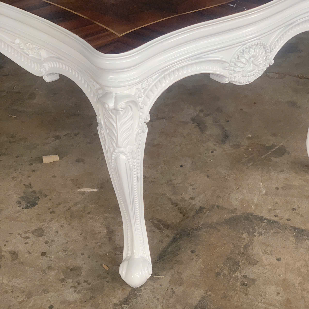 BÀN TRÀ CỔ ĐIỂN ALTHORP LOUIS 15 SƠN MÀU TRẮNG